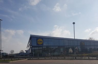 LIDL Bourne, Bauprotec Render System, Lindum Group Ltd - SMET